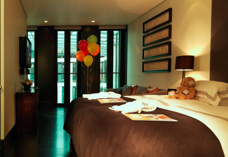 London luxury hotel gets in Rugby World Cup spirit