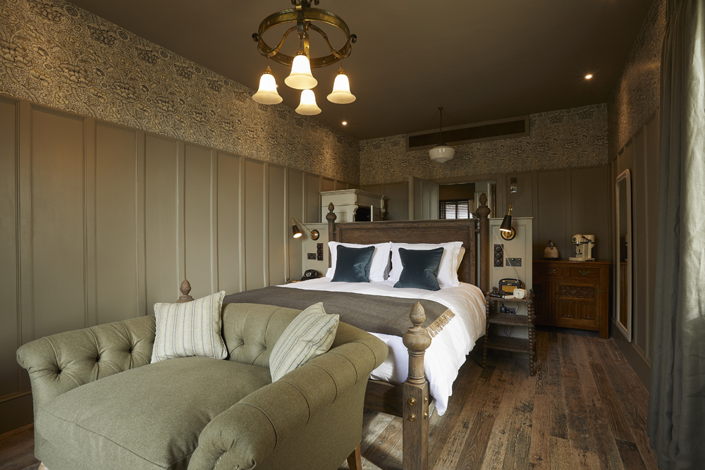 FIRST LOOK: The Pig at Bridge Place opens its doors