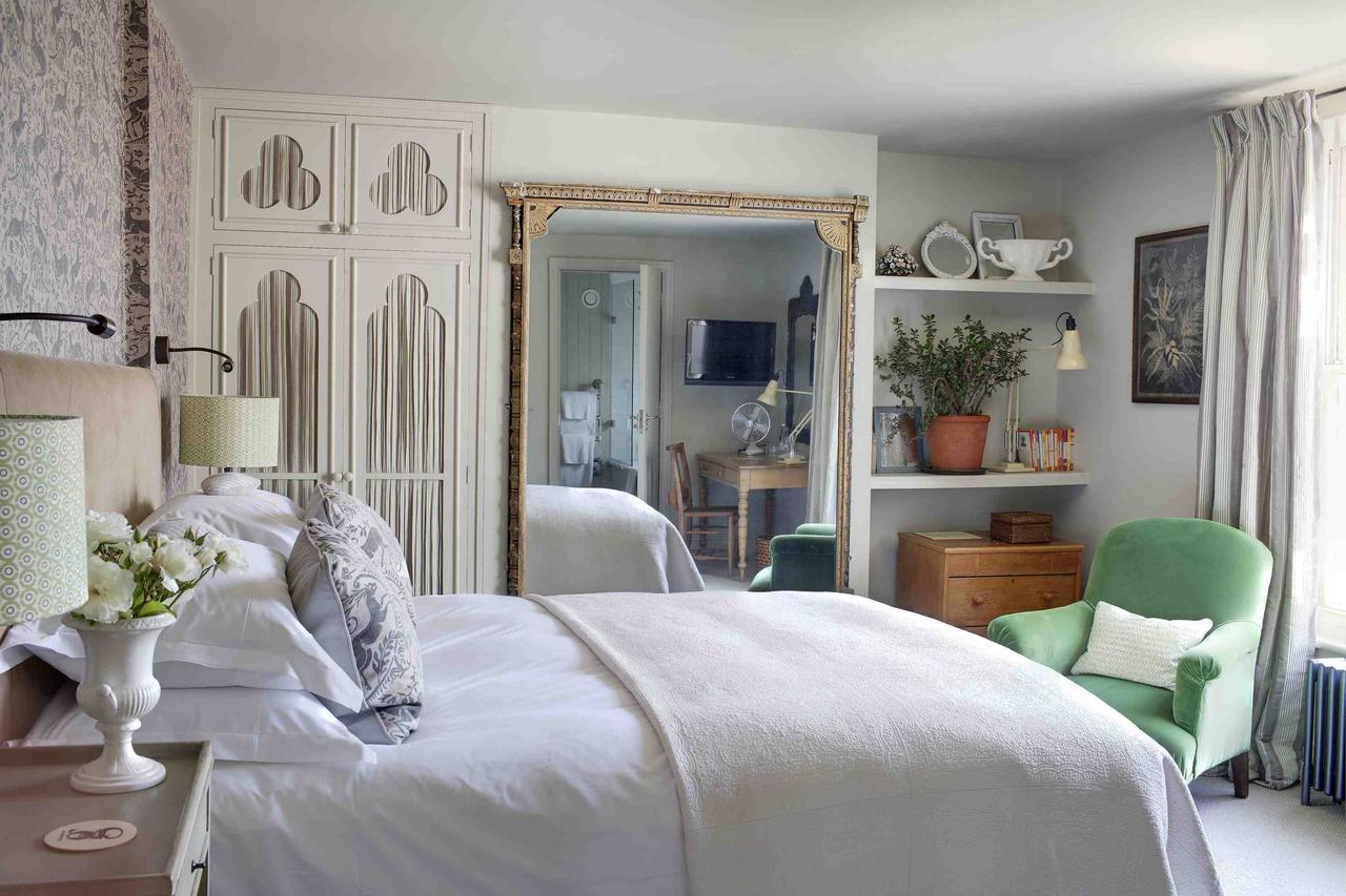 Fire closes The George in Rye