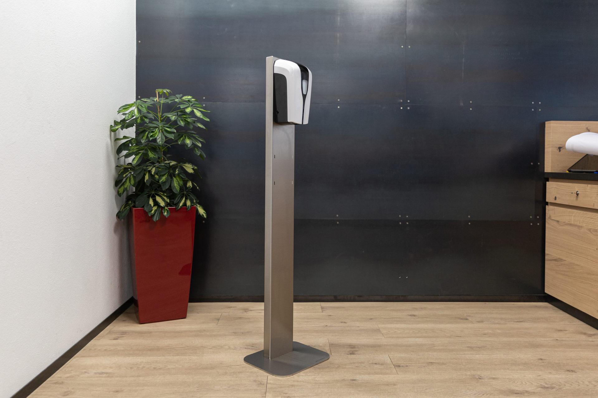 New touch free hand-sanitiser to manage hygiene in your hotel
