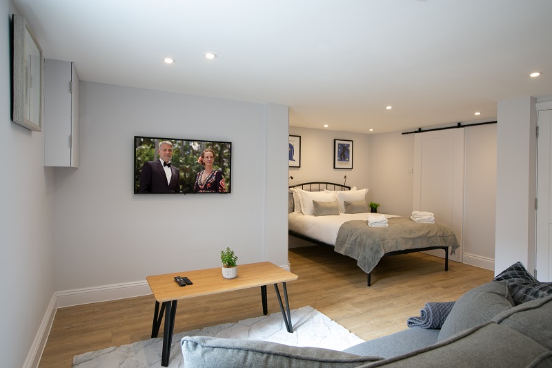One Warwick Park opens second aparthotel