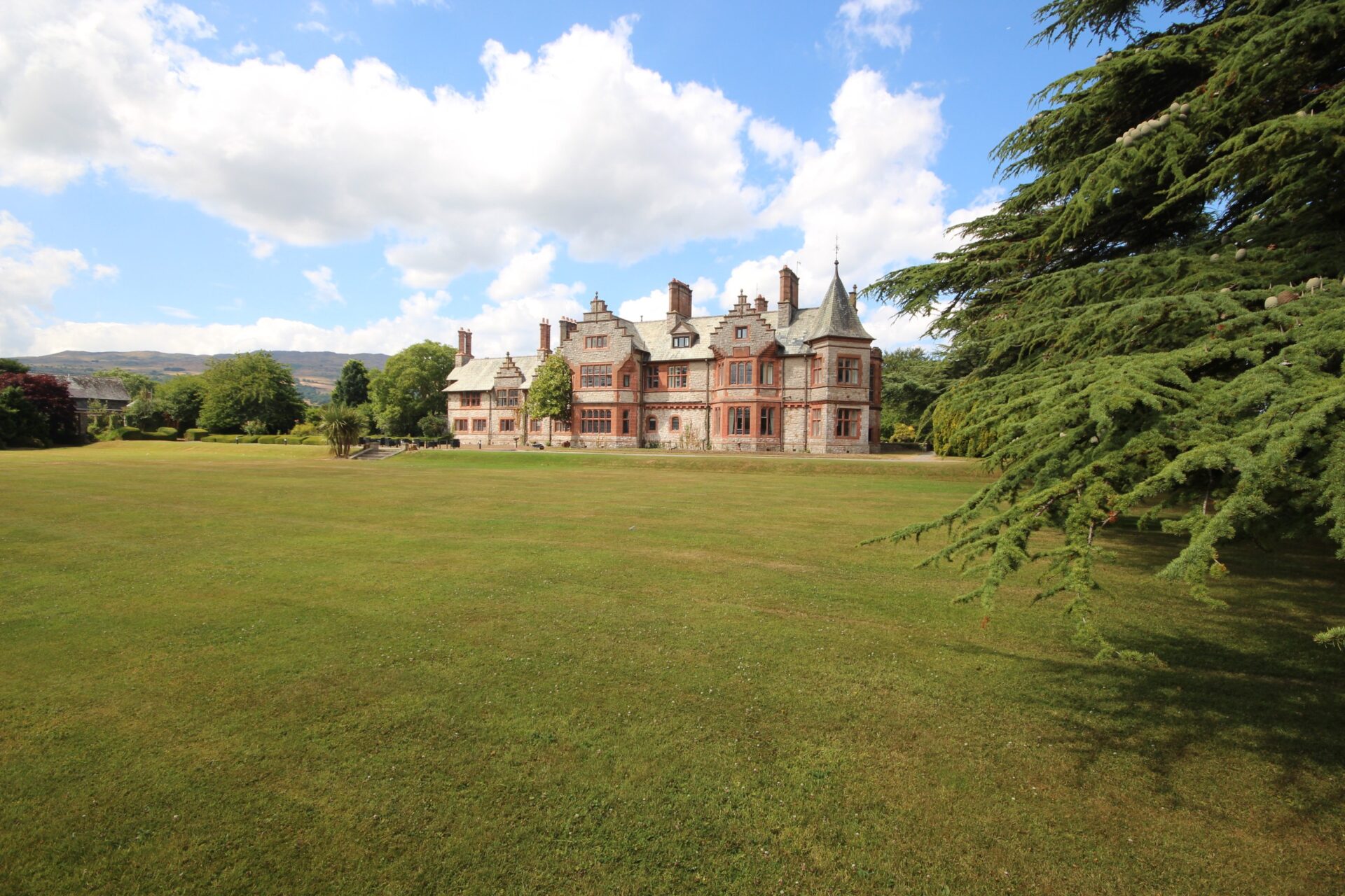Caer Rhun Hall new owner prepares for spring reopening