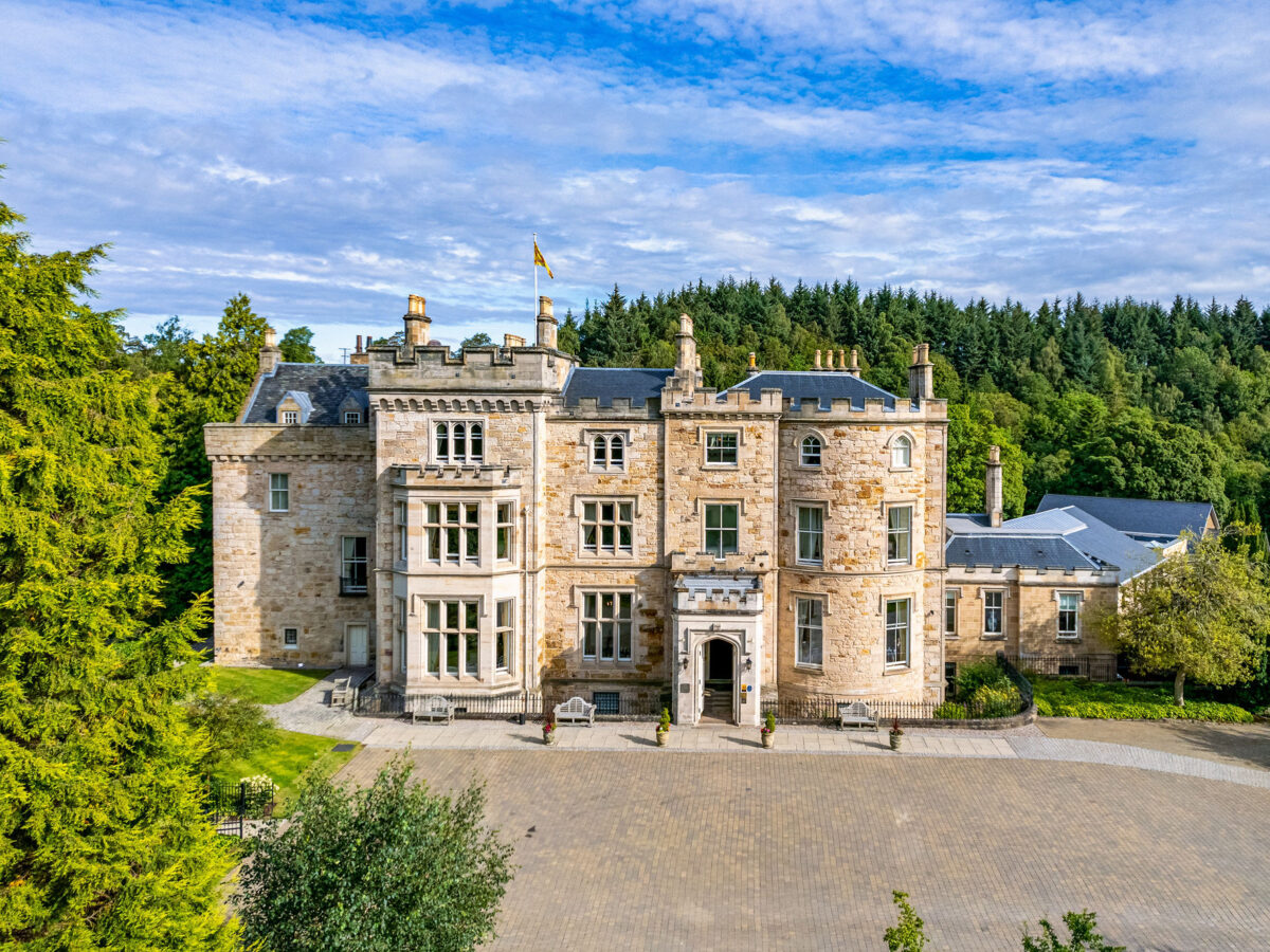 Crossbasket Castle hotel recruiting to fill 50 new job roles