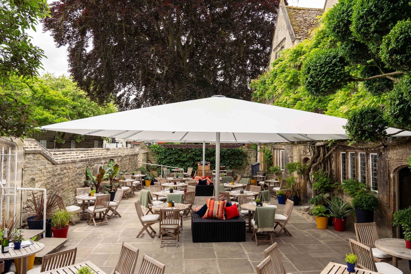 Oxford’s Old Parsonage Hotel invests £80k in new terrace