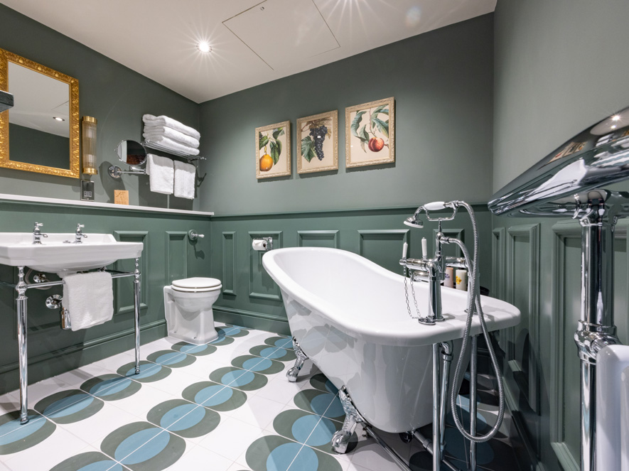 The Coat & Bear pub with rooms opens its doors in Newbury