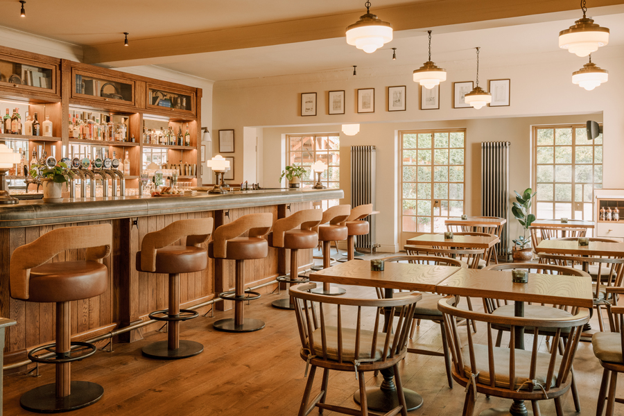 Greyheath Collection relaunches The Royal George after refurb
